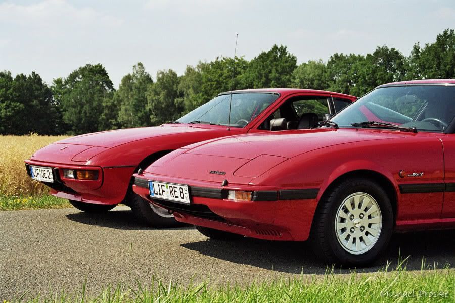 Ladies in red: Mazda RX-7 & Porsche 924 - www.RX7fb.com